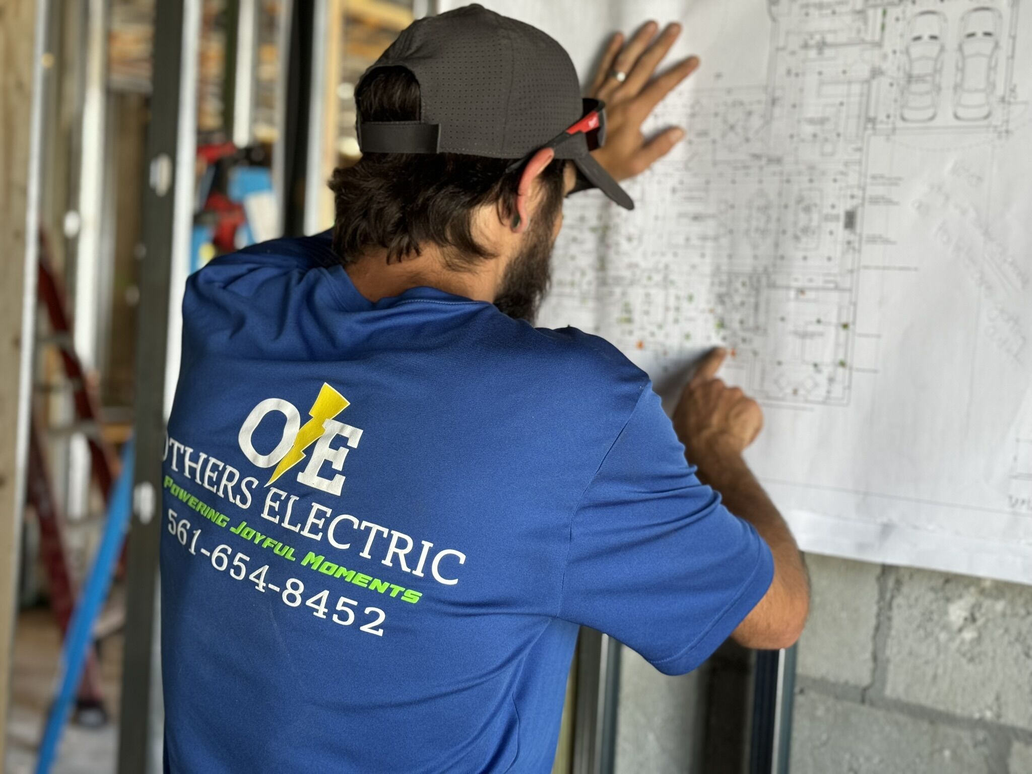 How Are FPL Electrical Boxes Attached to Houses in Florida
